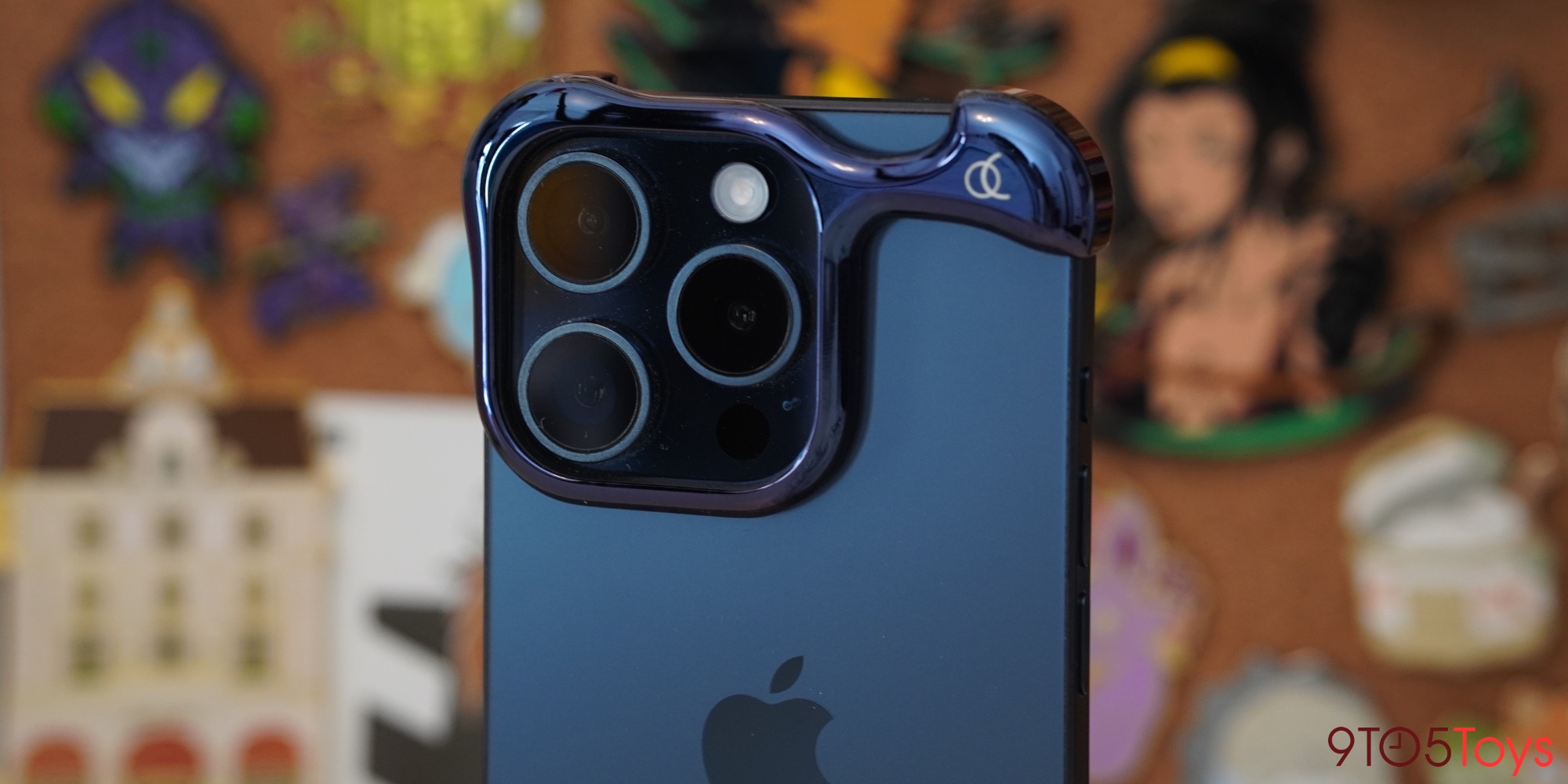 Arc iPhone 15 case offers a minimal aluminum design