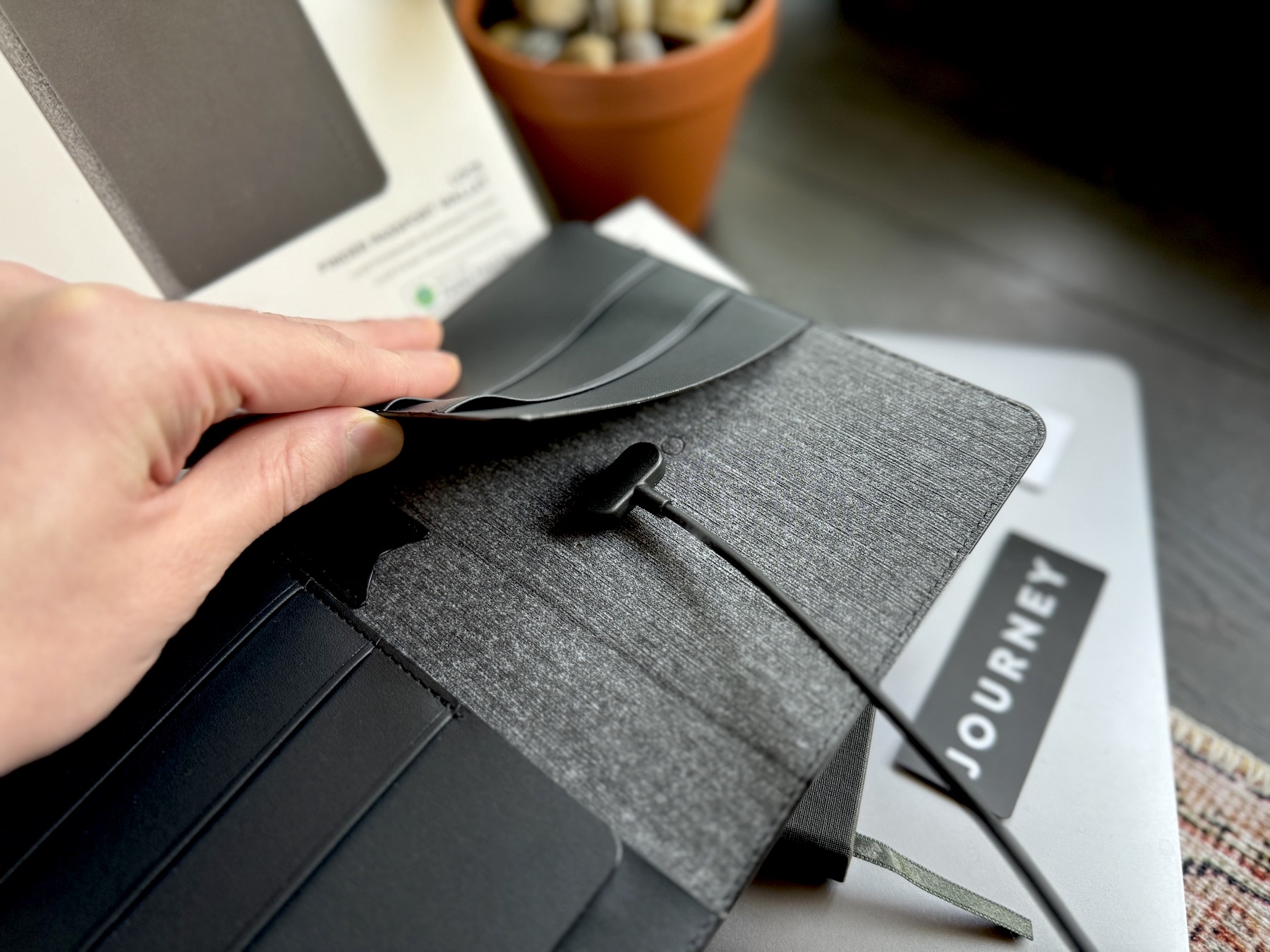 Review: Journey's Apple Find My Passport Wallet