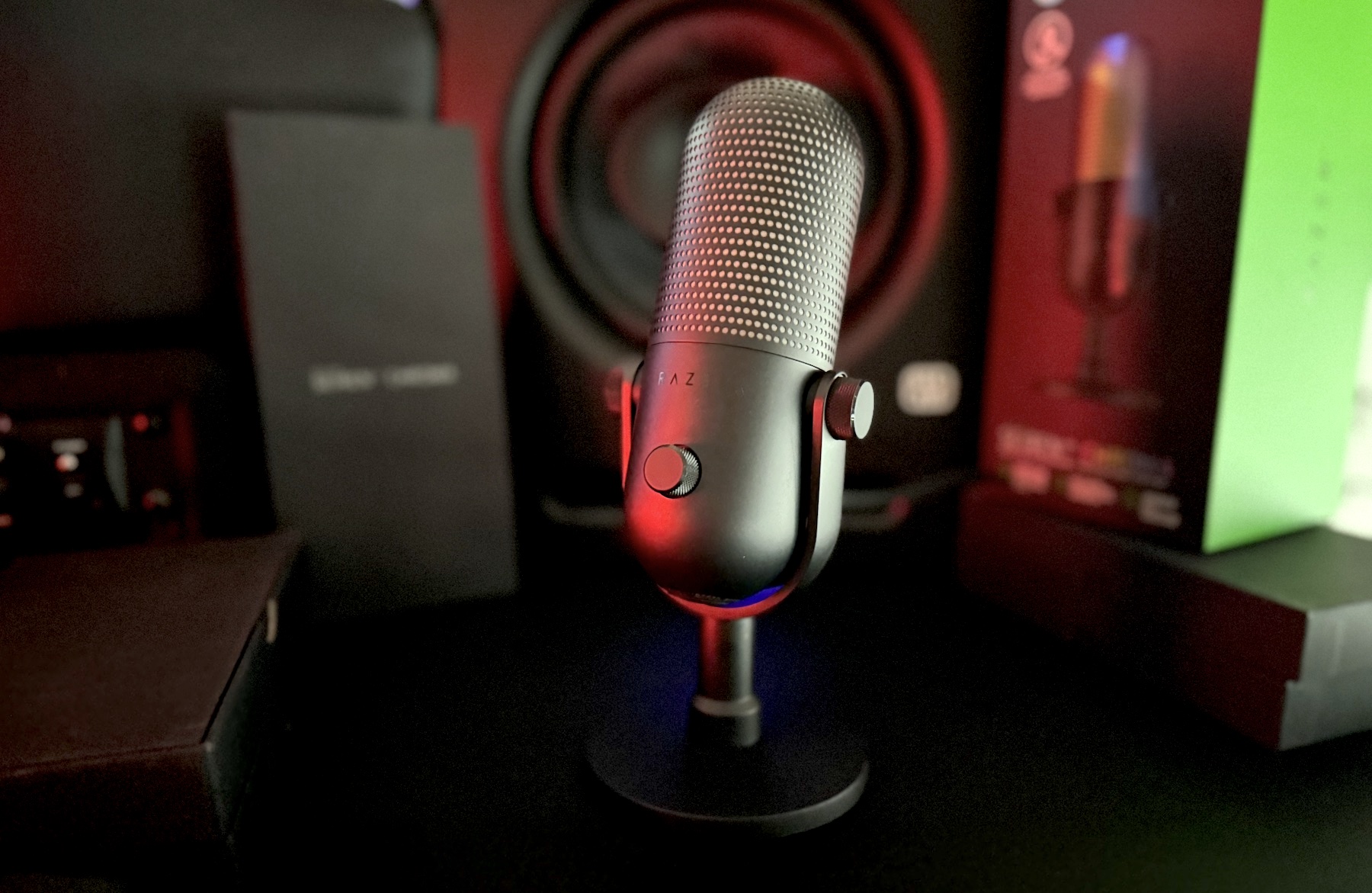 Razer debuts new Seiren V3 Chroma mic with 360-degree lighting