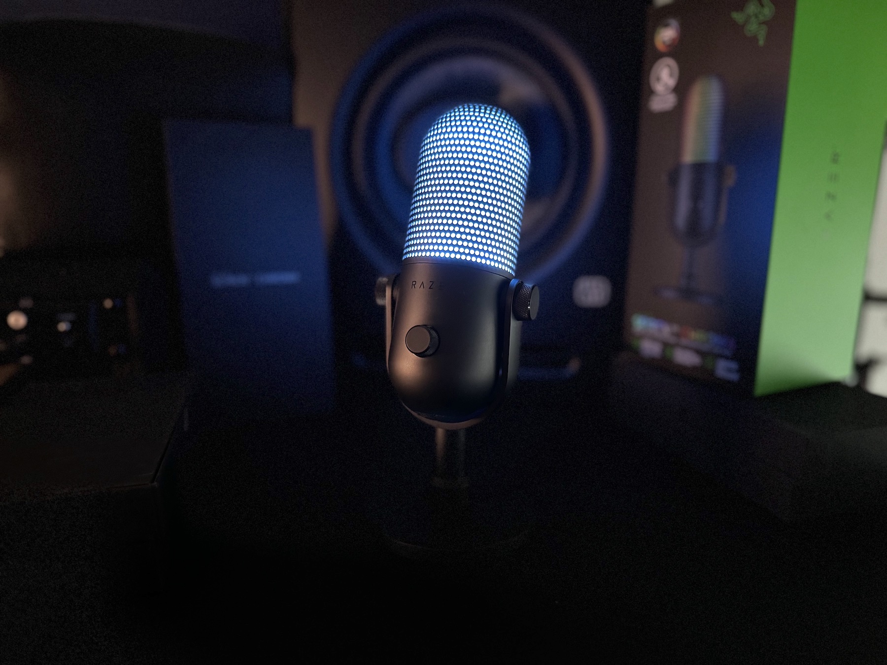 Razer debuts new Seiren V3 Chroma mic with 360-degree lighting