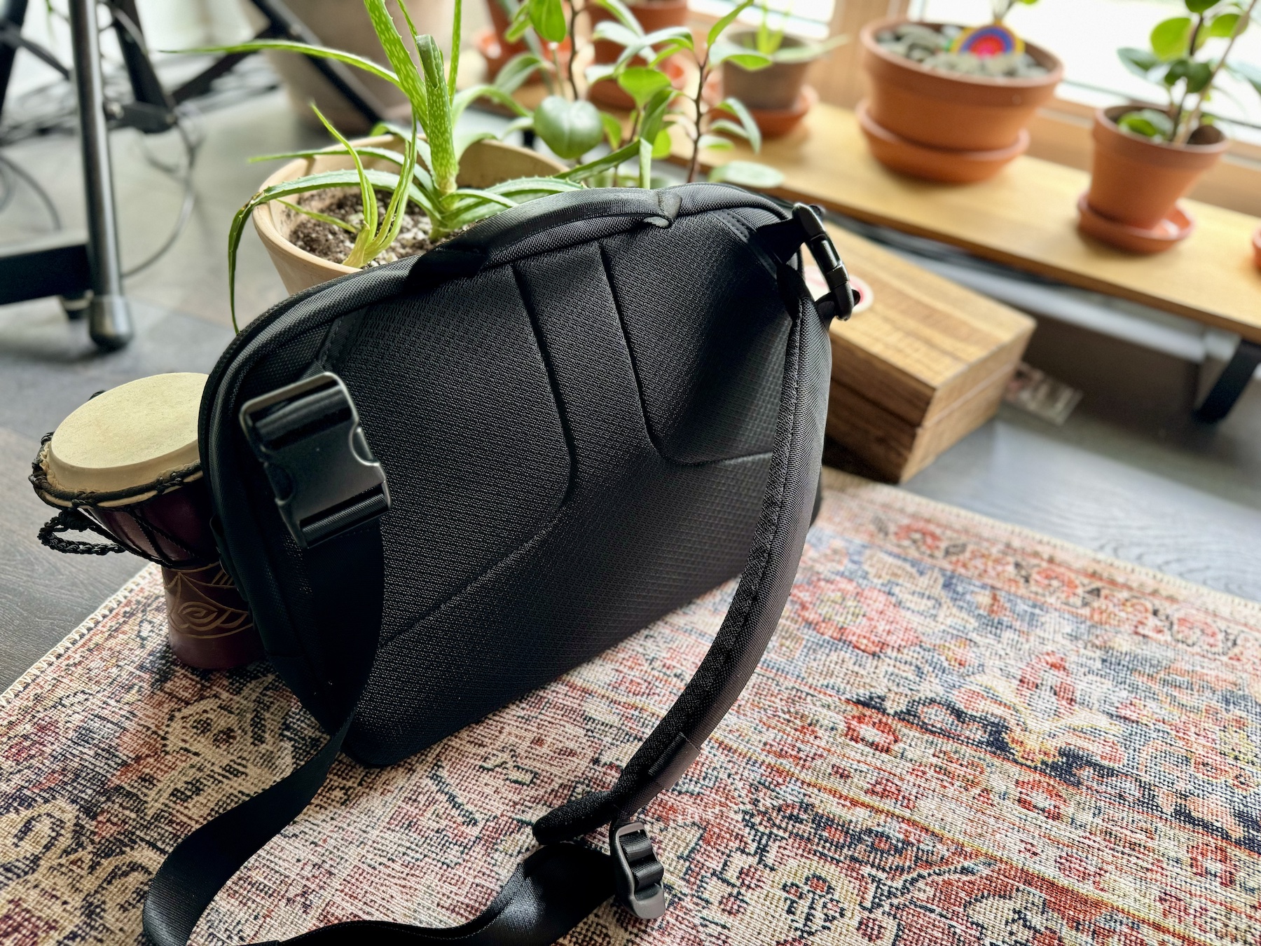 Tested: Aer Tech Sling 3 bag – EDC-ready and large enough for MacBook ...