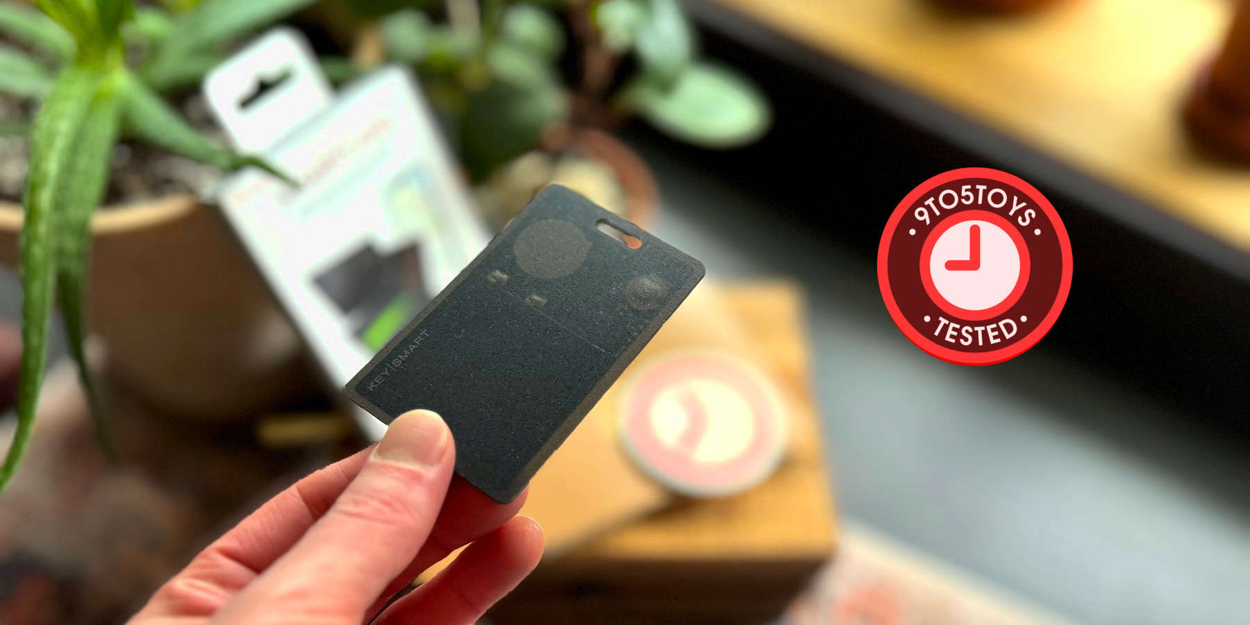 Tested: The SmartCard with wireless charging is the best Apple Find My ...