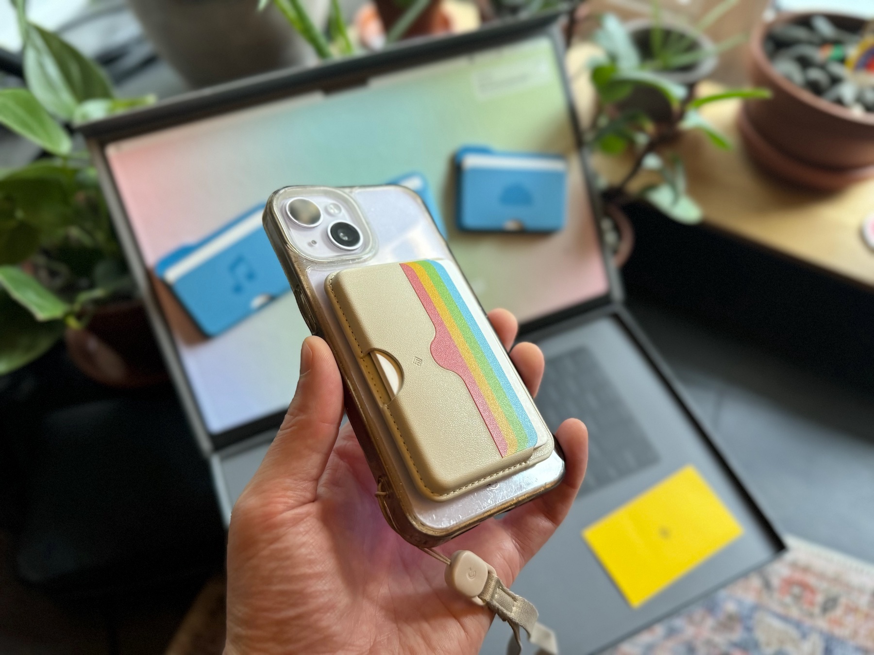 Tested: Hands-on with Caseology’s new MagSafe macOS folder wallets ...