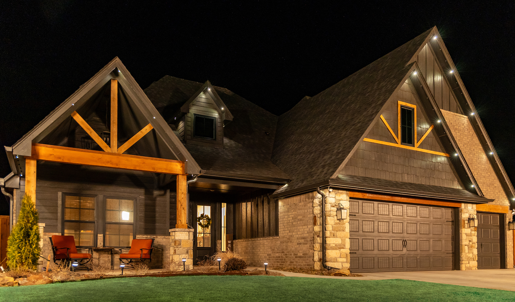 Enbrighten debuts new smart permanent outdoor Eternity lighting