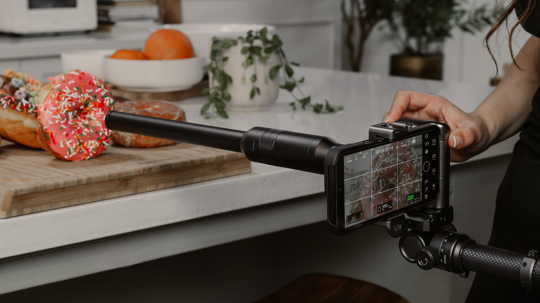SANDMARC's new Probe Lens delivers the DSLR experience to iPhone with ...