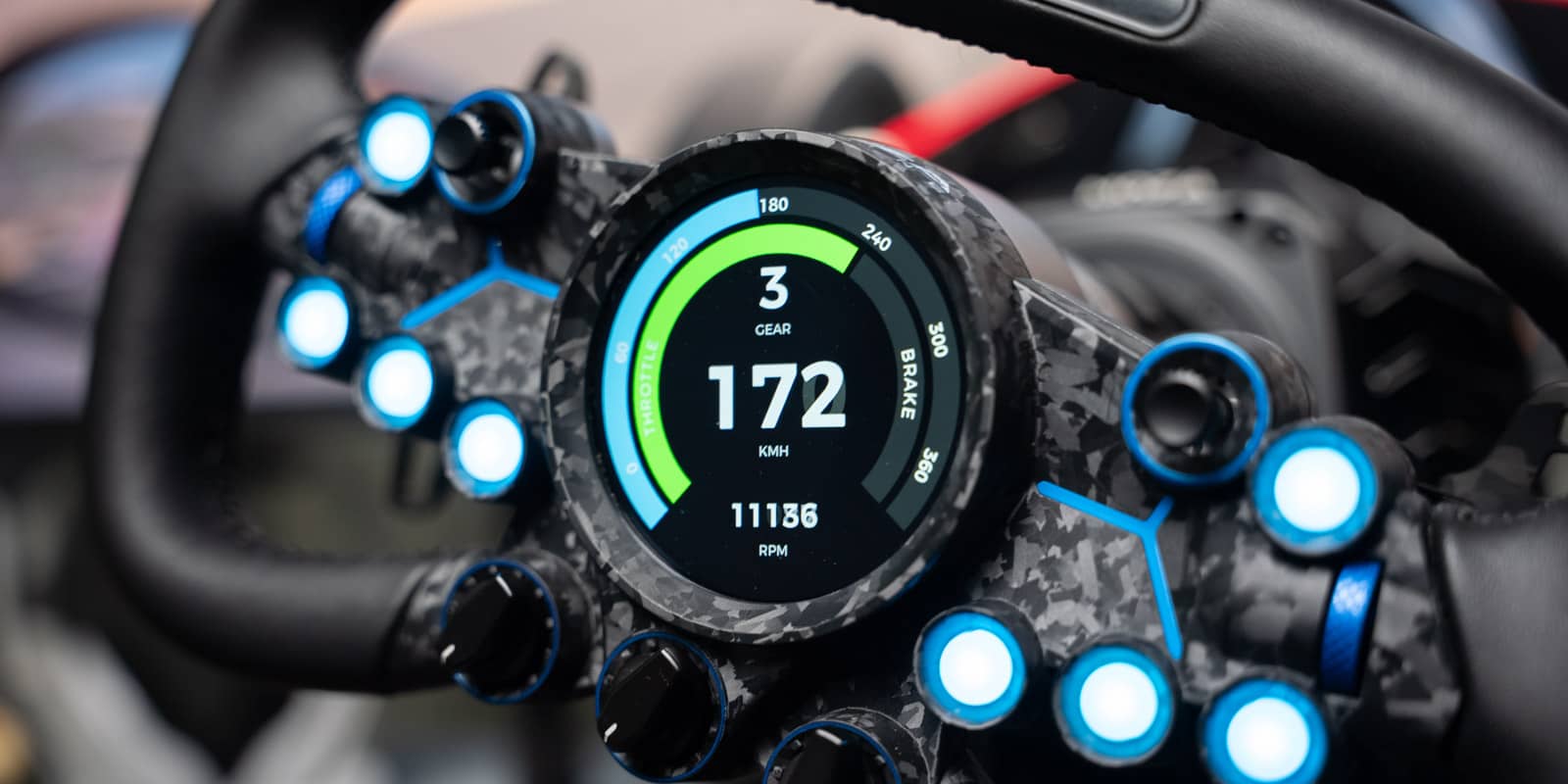 Moza Vision GS review: Premium sim wheel with rotating screen