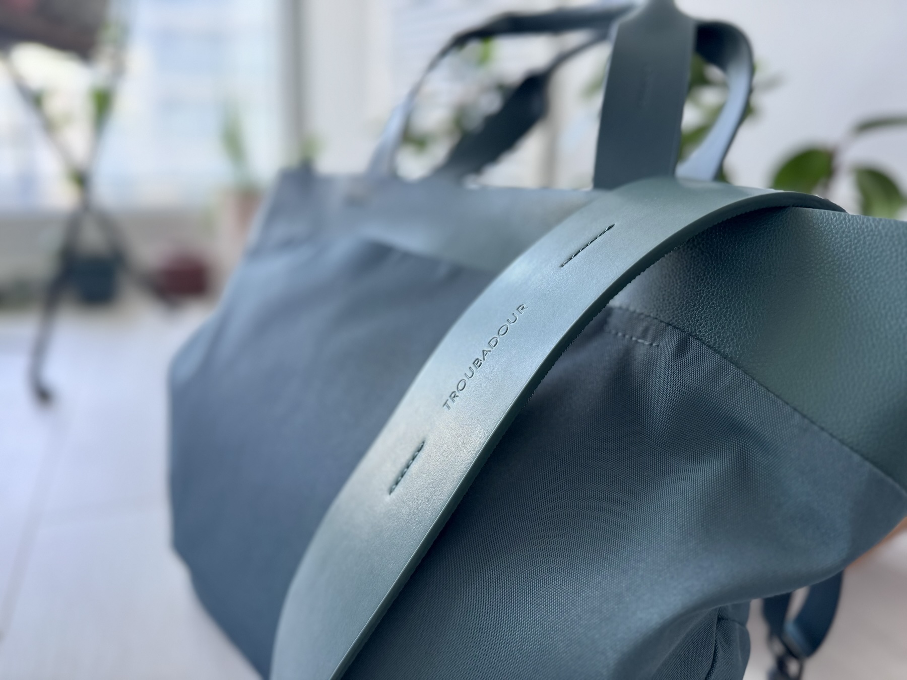 Review: Troubadour MacBook Tote