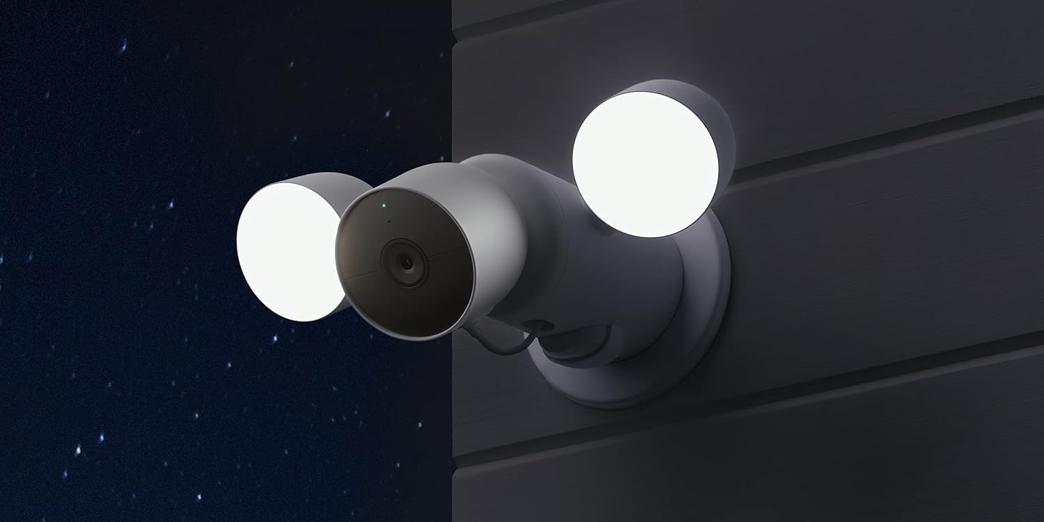 Google's smart Nest Cam with Floodlight keeps an eye on things day and ...