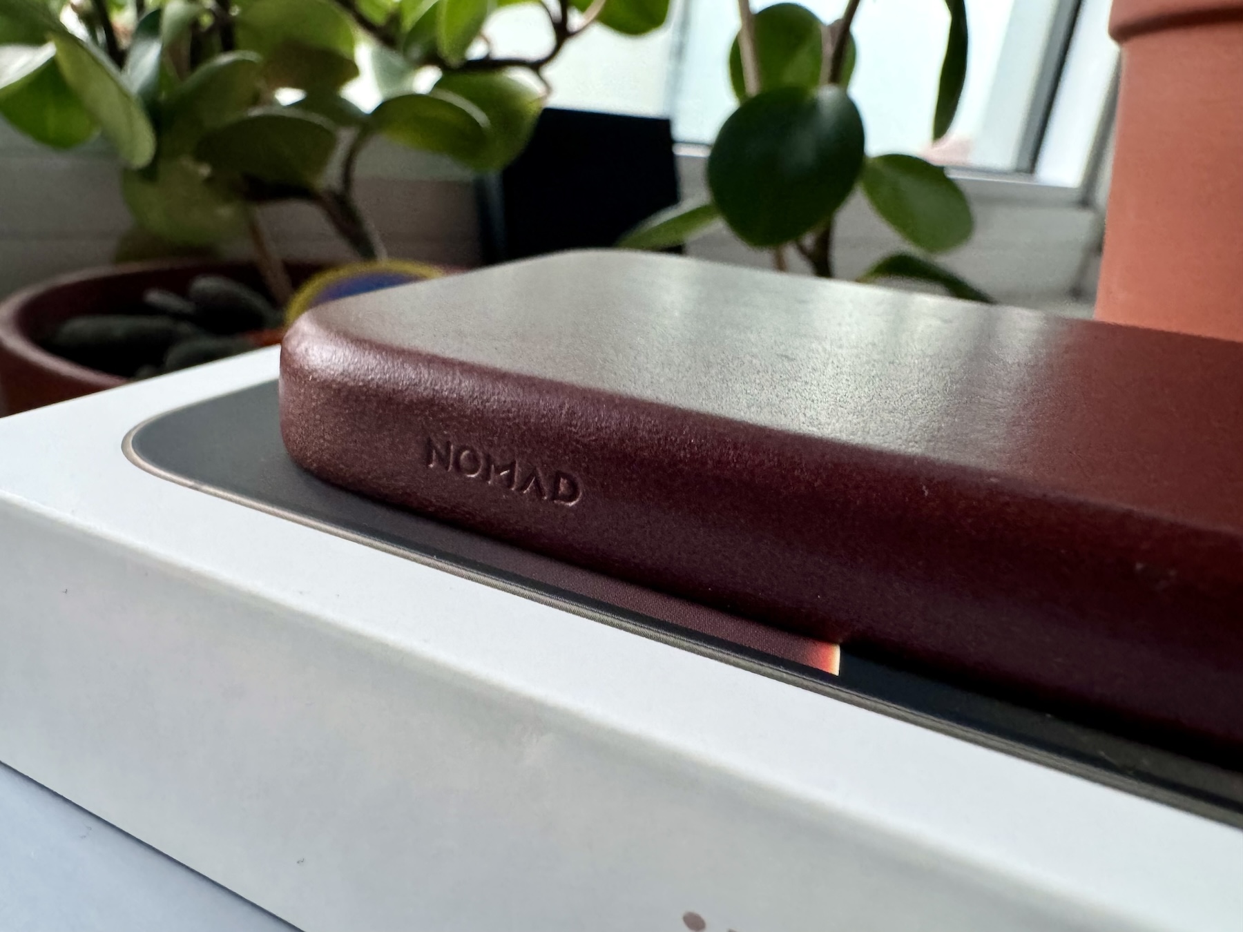 Review: Nomad's full-wrap Traditional Leather iPhone 16 case