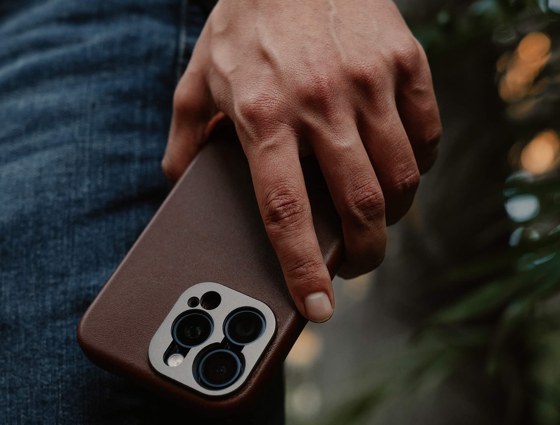 Exclusive deal on SANDMARC's new leather iPhone 16 cases