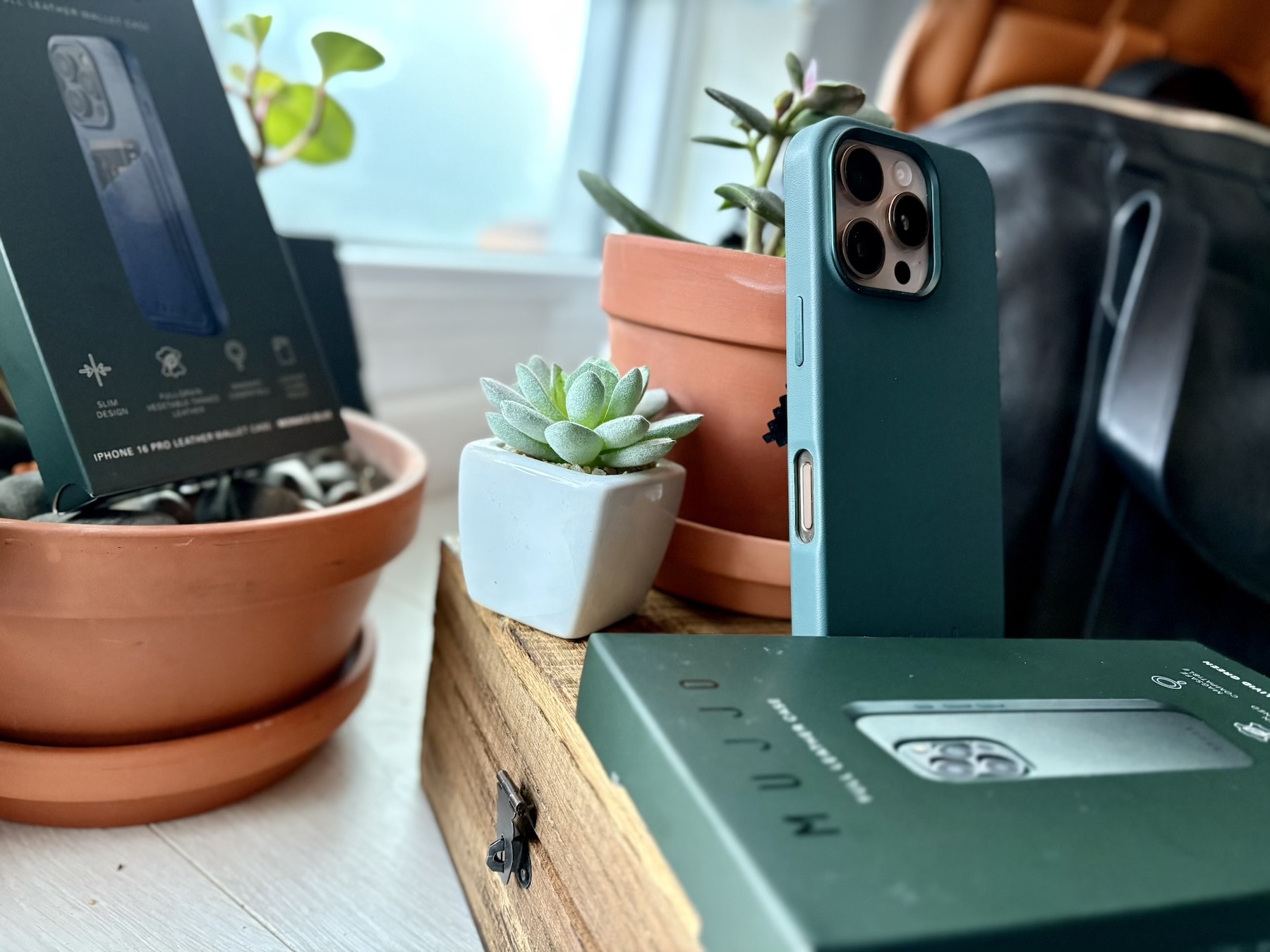 Review: Hands-on with the MUJJO Full Leather iPhone 16 Case