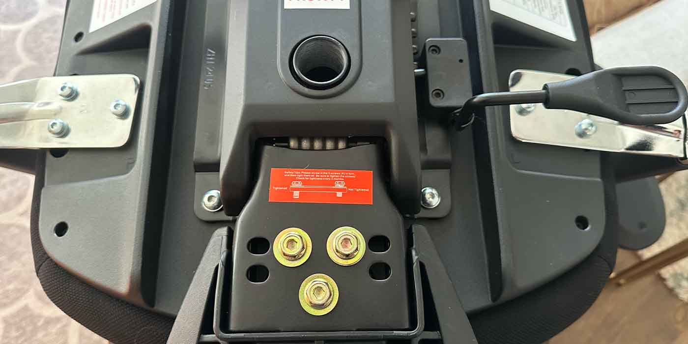 Flexispot C7 Max desk chair review: It has a footrest!