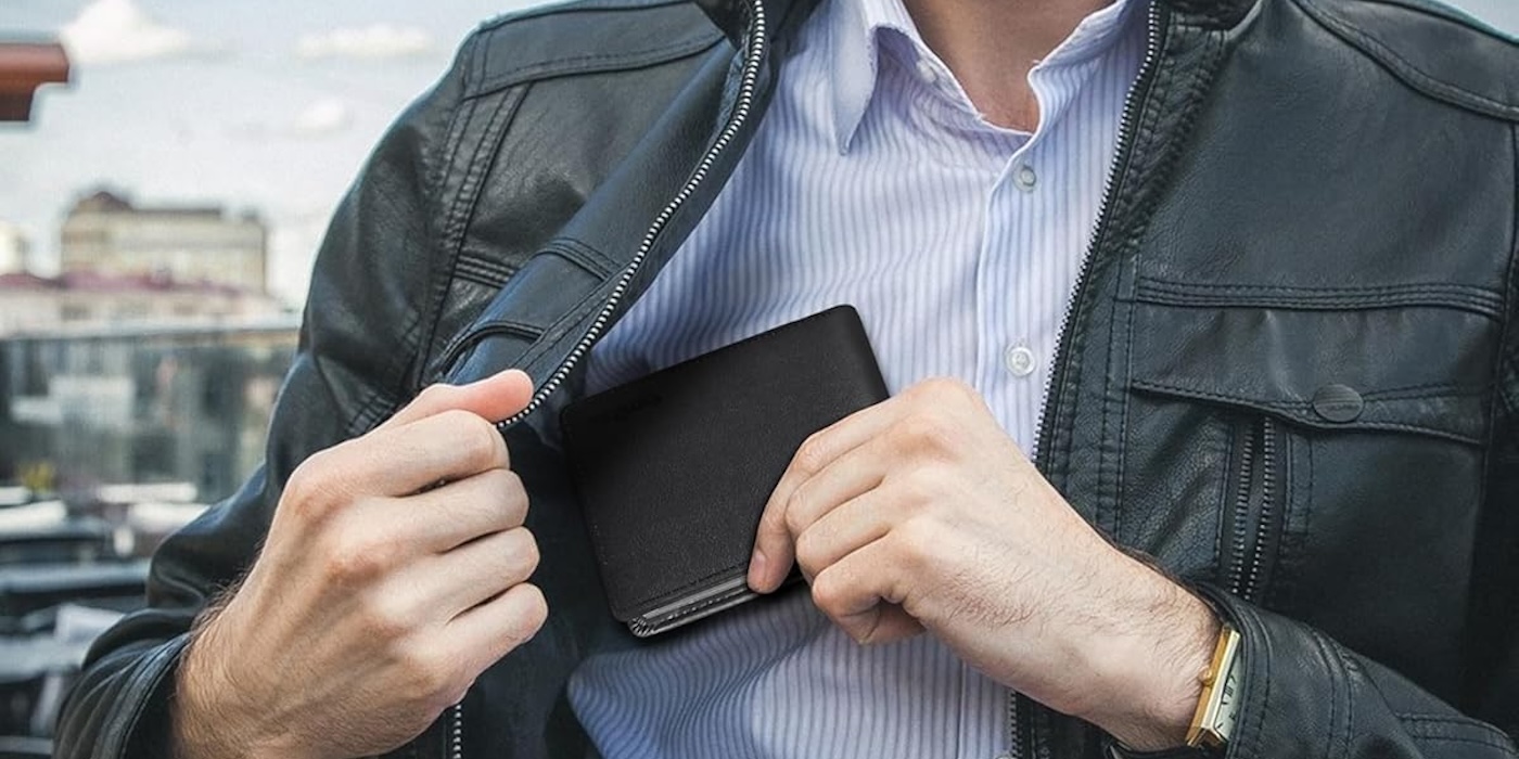 This new leather bifold wallet has built-in Apple Find My at '0.8 ...