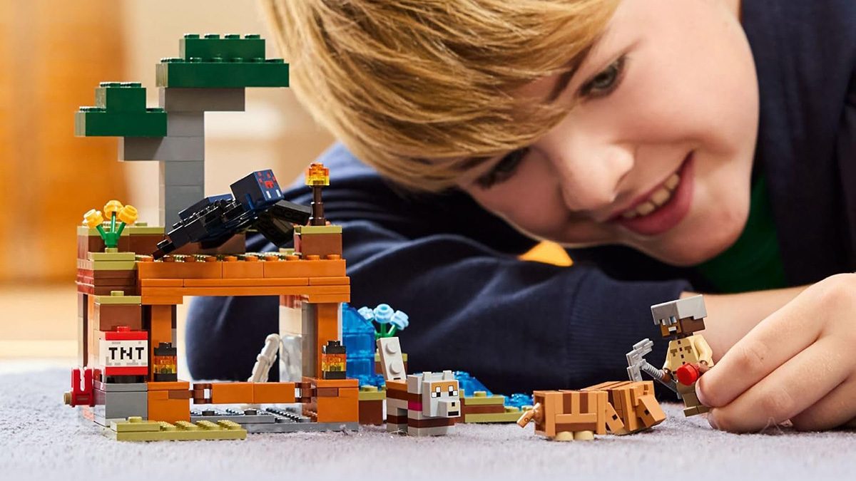 Expand your LEGO Minecraft collection with the Armadillo Expedition set ...