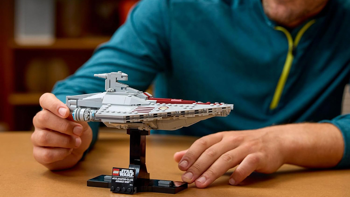 Score LEGO's mid-scale Star Wars Acclamator-Class Assault Ship set for ...