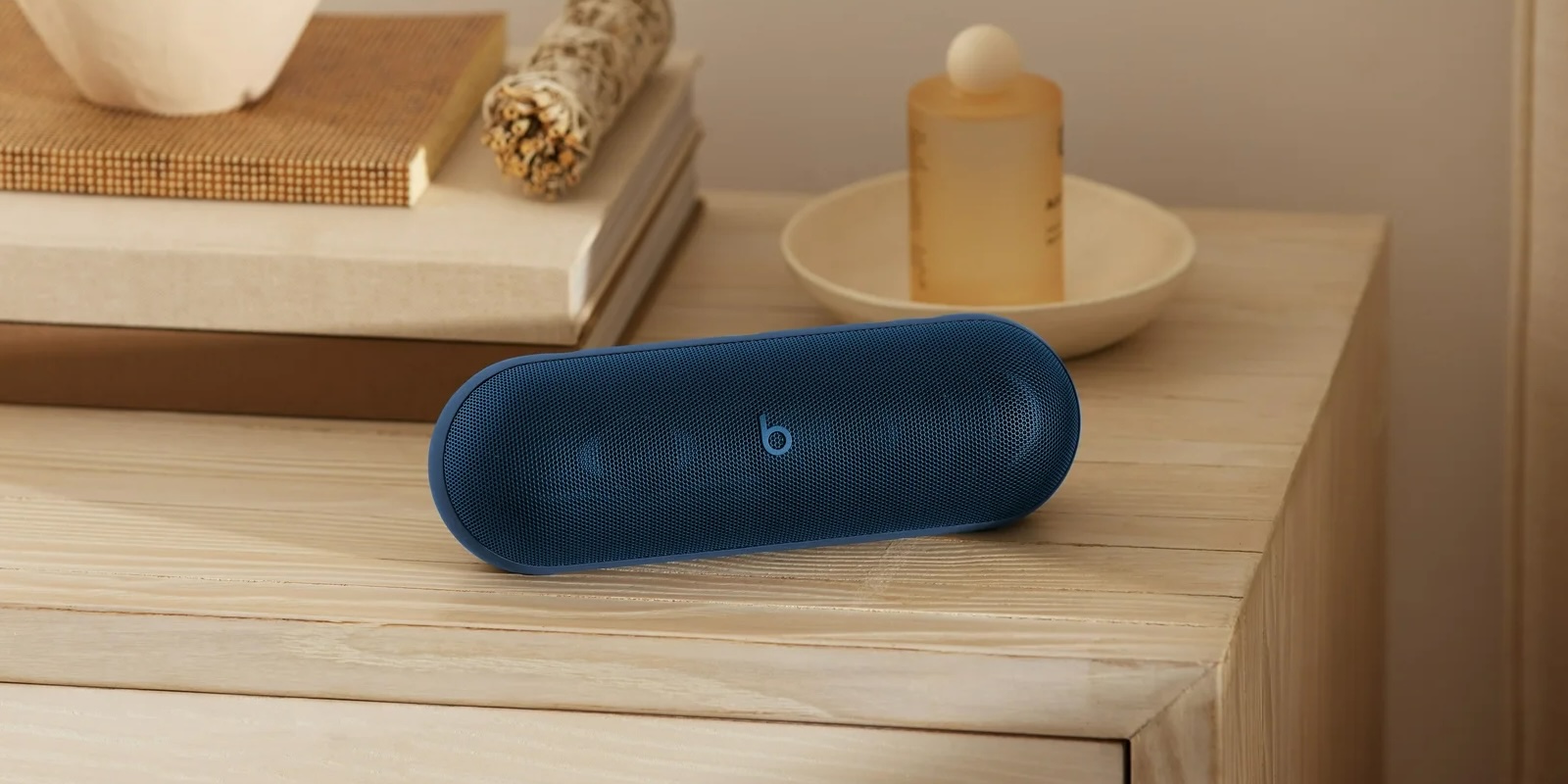 Latest navy Beats Pill speaker hits $98 all-time low, plus all other ...