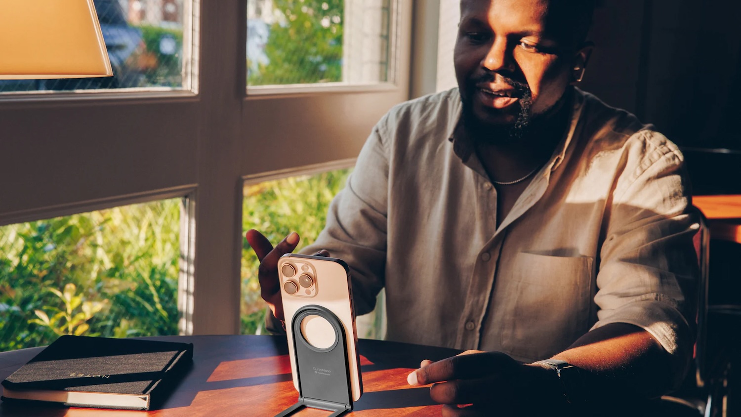 Twelve South debuts new Curve Nano smartphone stand