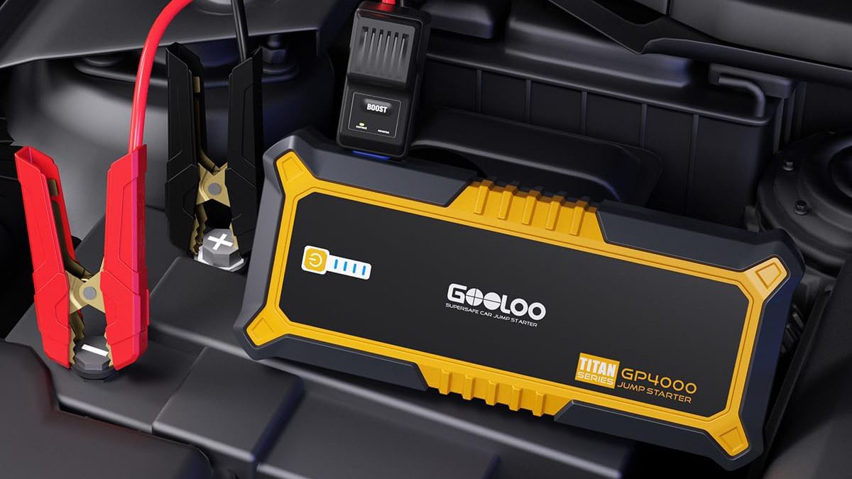 This 4000A jump starter also doubles as a 24,000mAh 4-port power bank ...