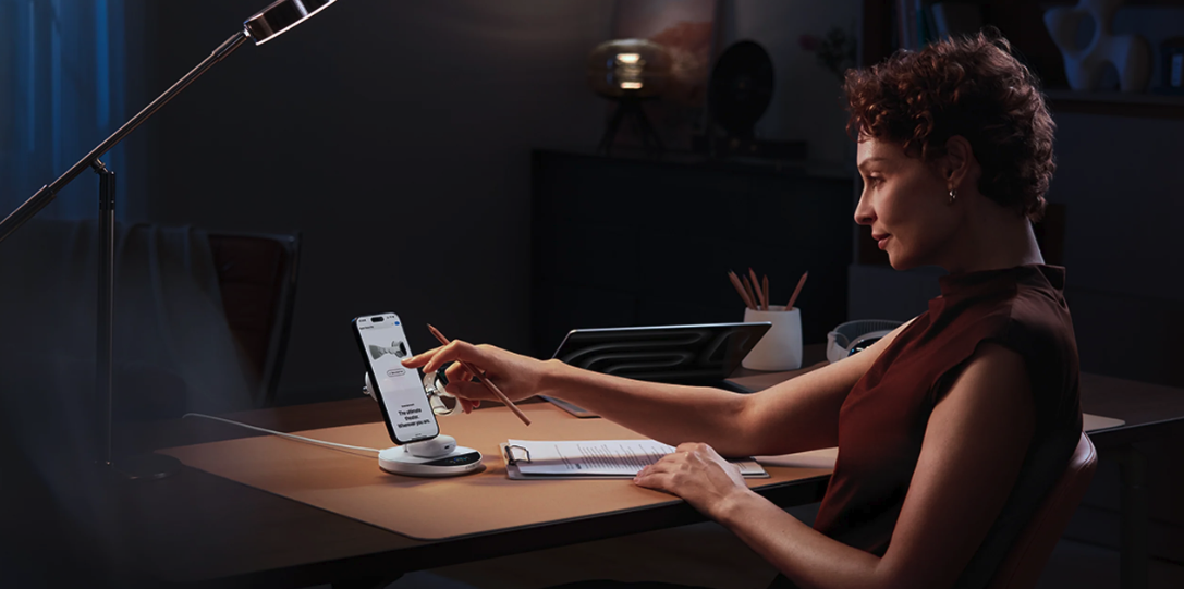 More on the new Anker 25W Prime MagSafe stand with display: White model ...