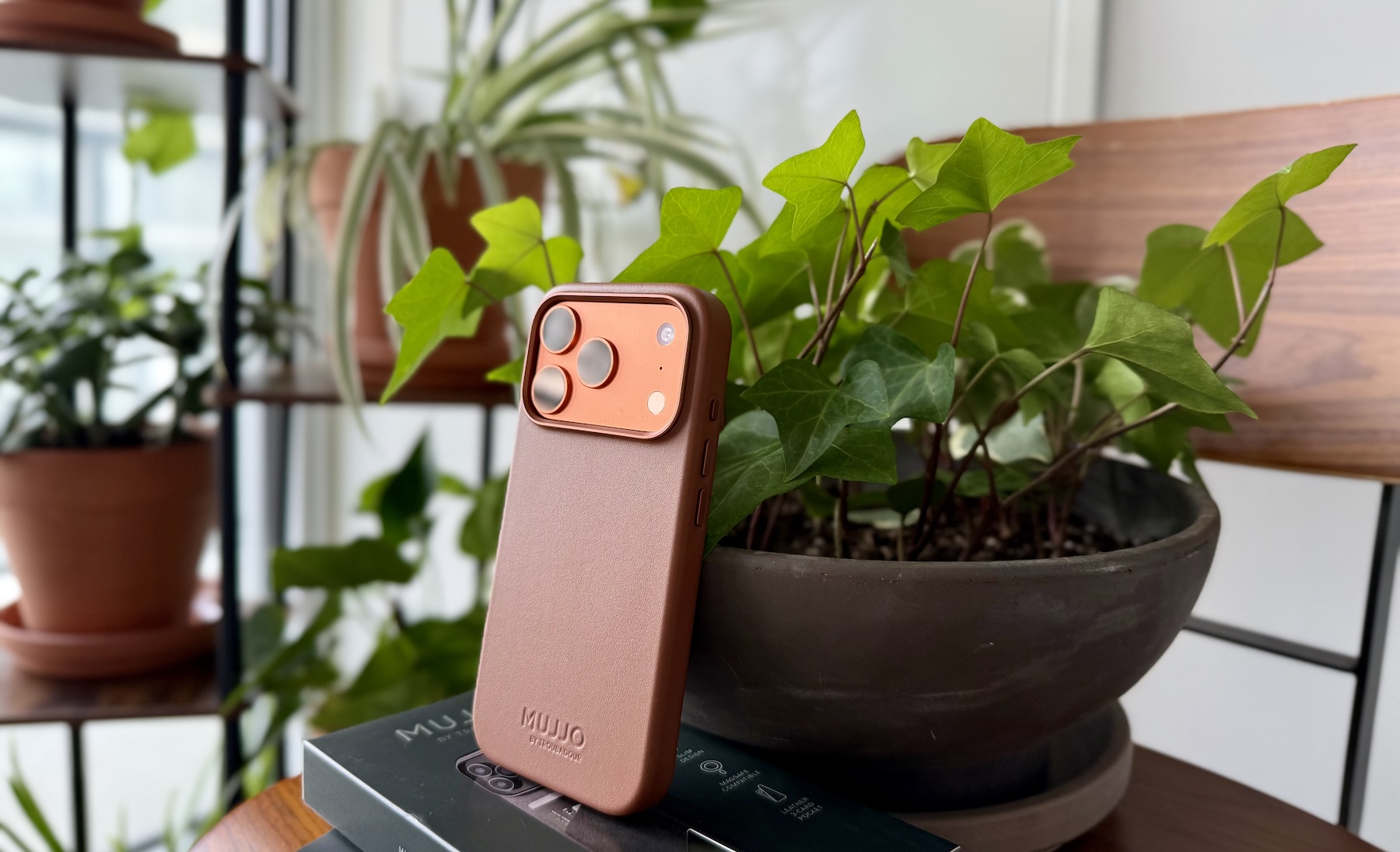 MUJJO Full Leather iPhone 17 Pro Case review