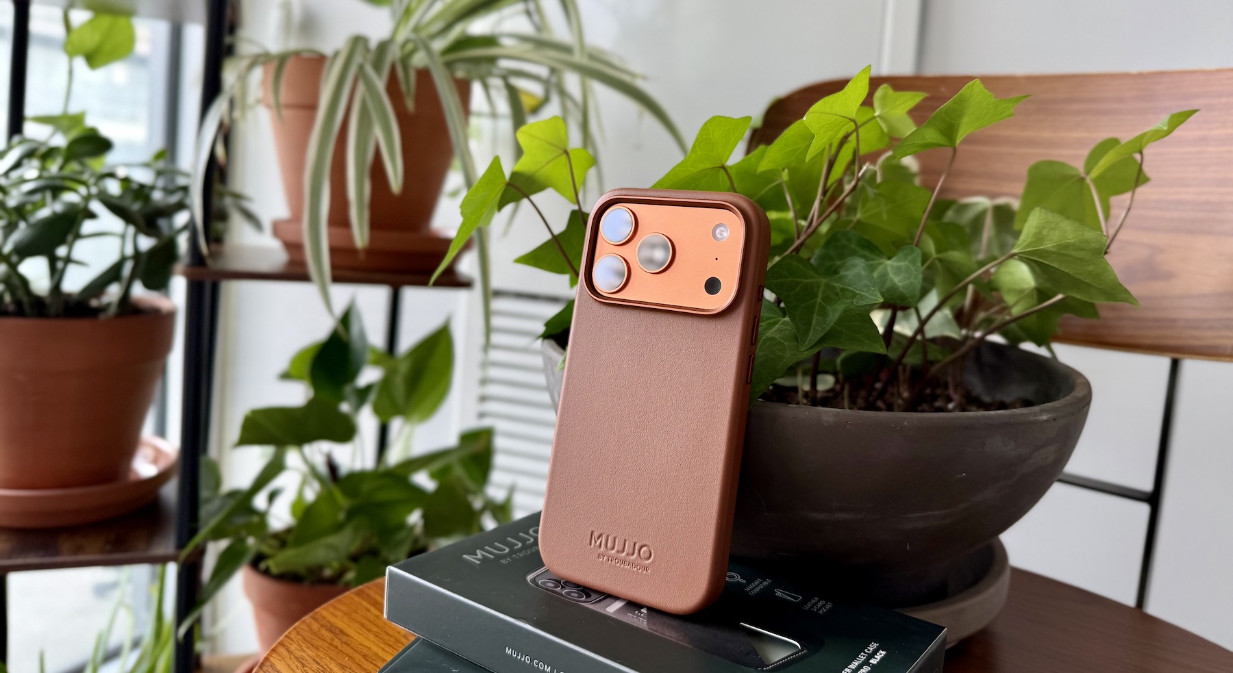MUJJO Full Leather iPhone 17 Pro Case review