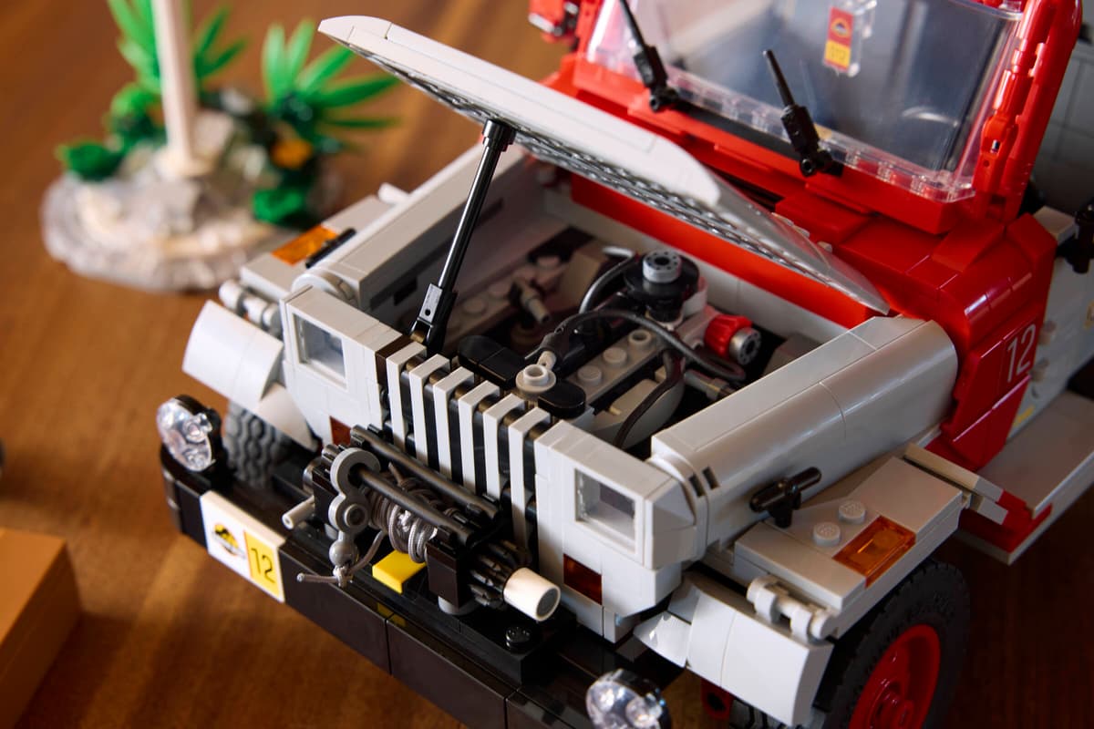 7 LEGO Jurassic World sets unveiled for pre-order!